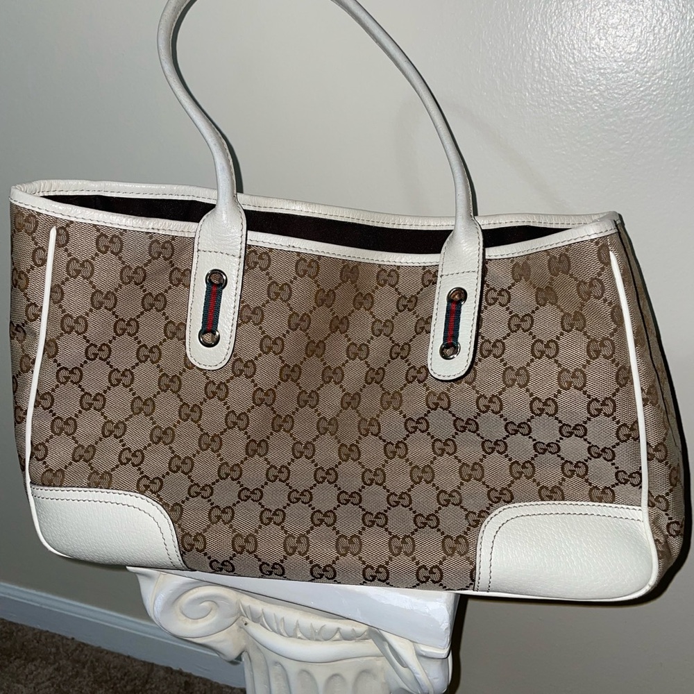 100% Authentic Gucci Bag - Gem